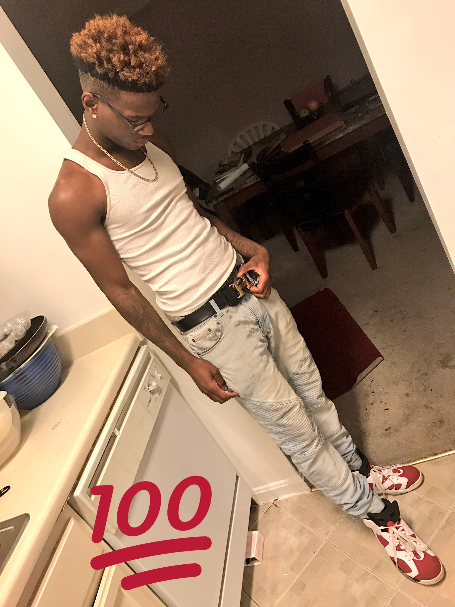 Melly Chris - Right There Remix by Melly Chris | Free Download on Hypeddit