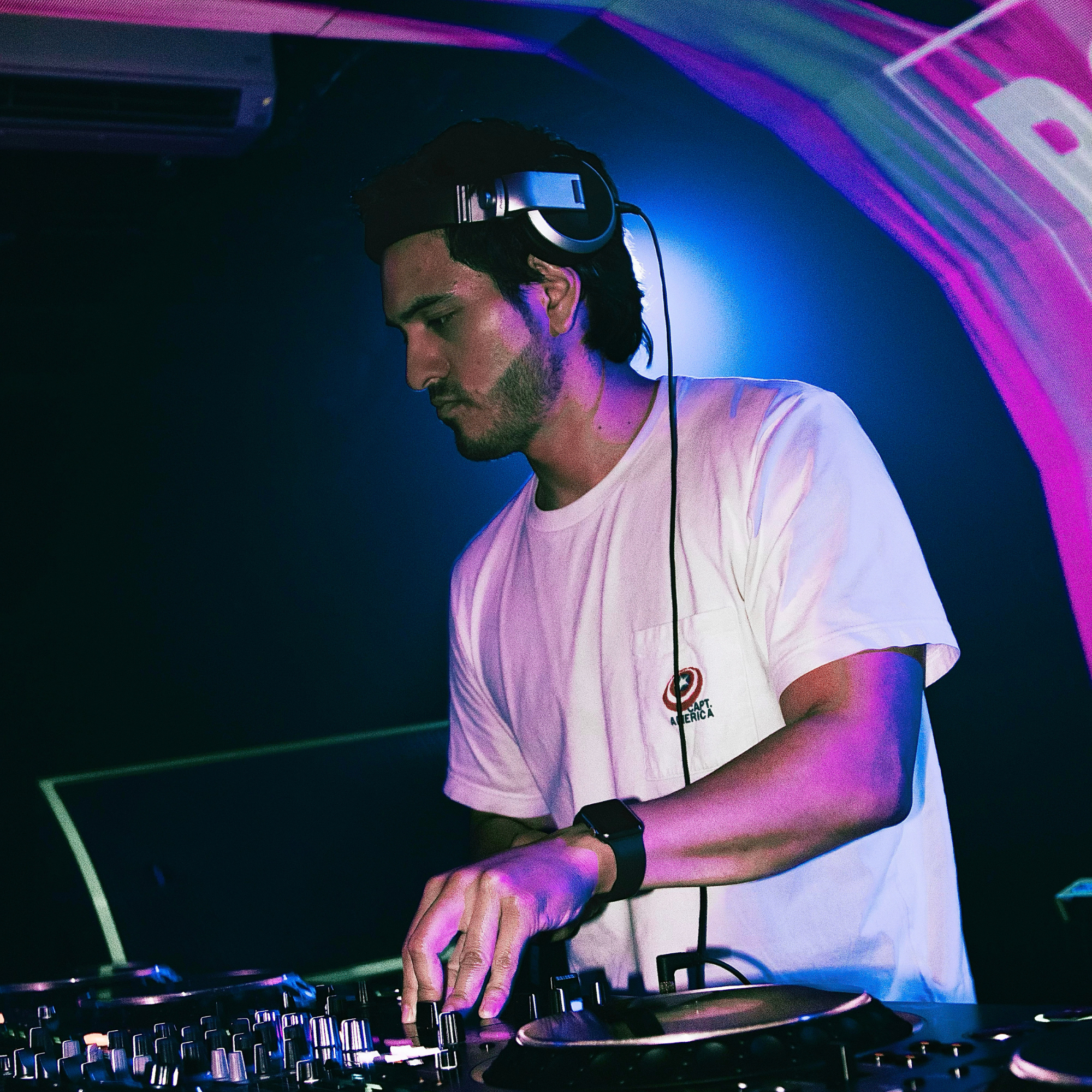 How to listen: by Robert Raya