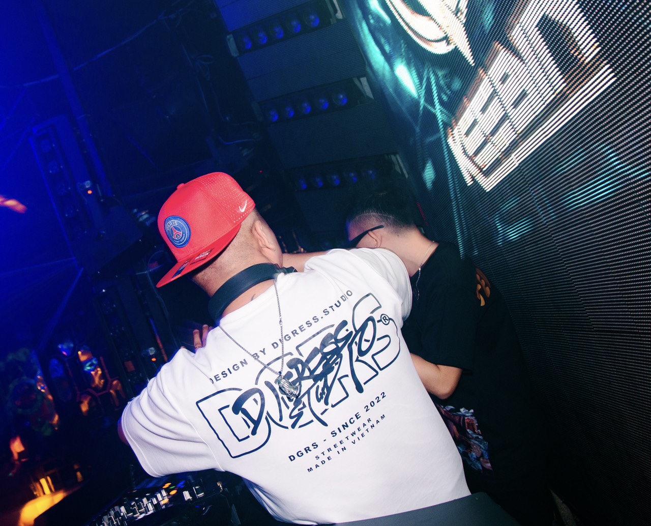 Luat Doi - Lam Trieu Minh ( KEEBIN MIX ) by KeeBinMix | Free Download on Hypeddit