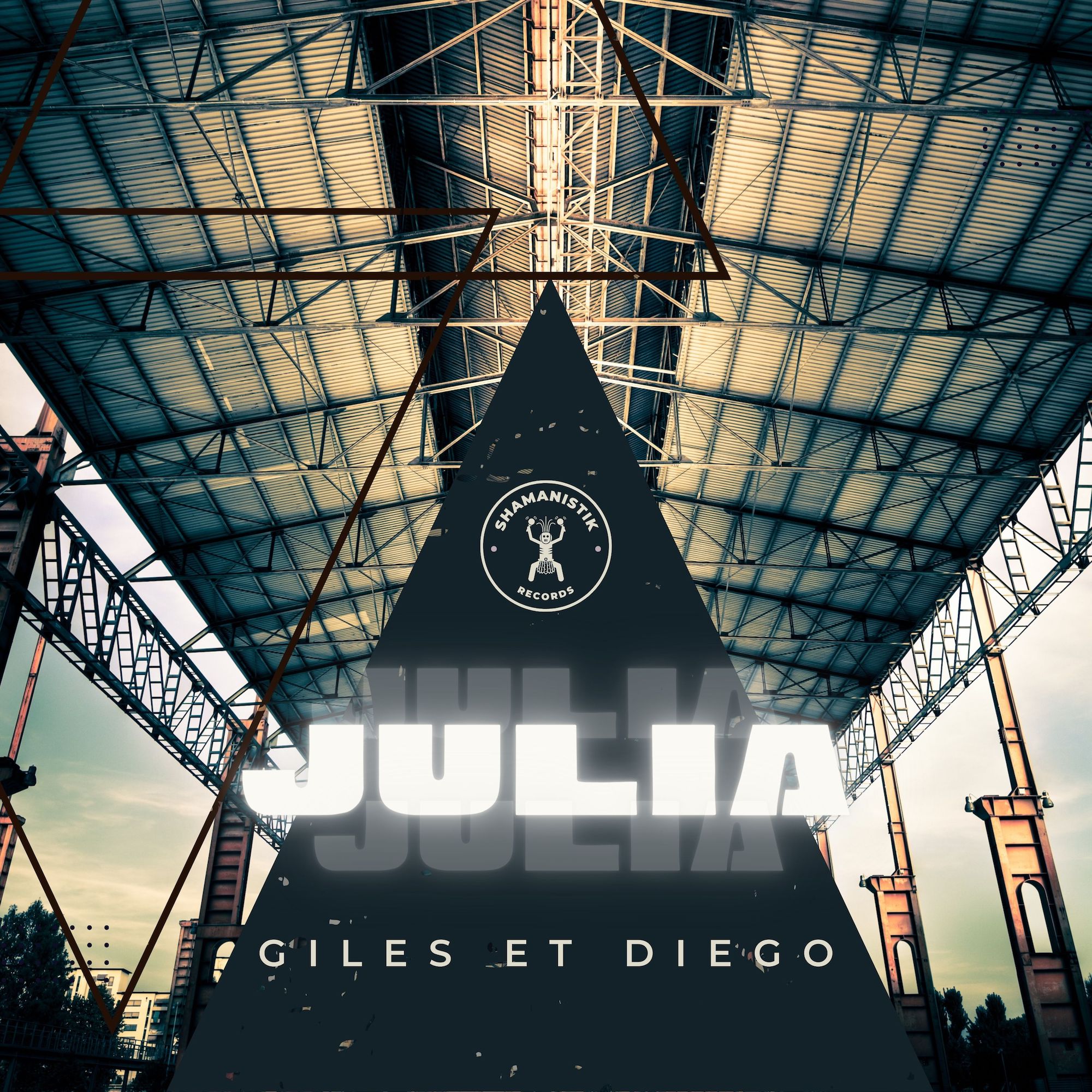 Julia by Giles et Diego